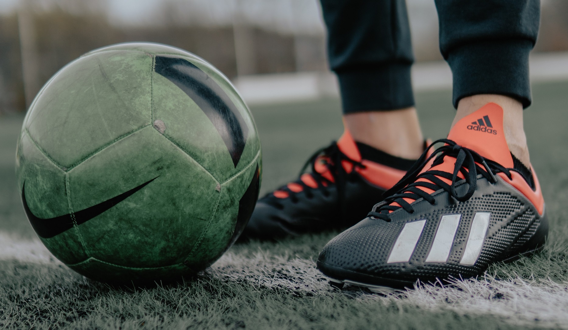 3G 4G Pitch Footwear Guide Can You Wear Blades On Artificial Turf SIS Pitches